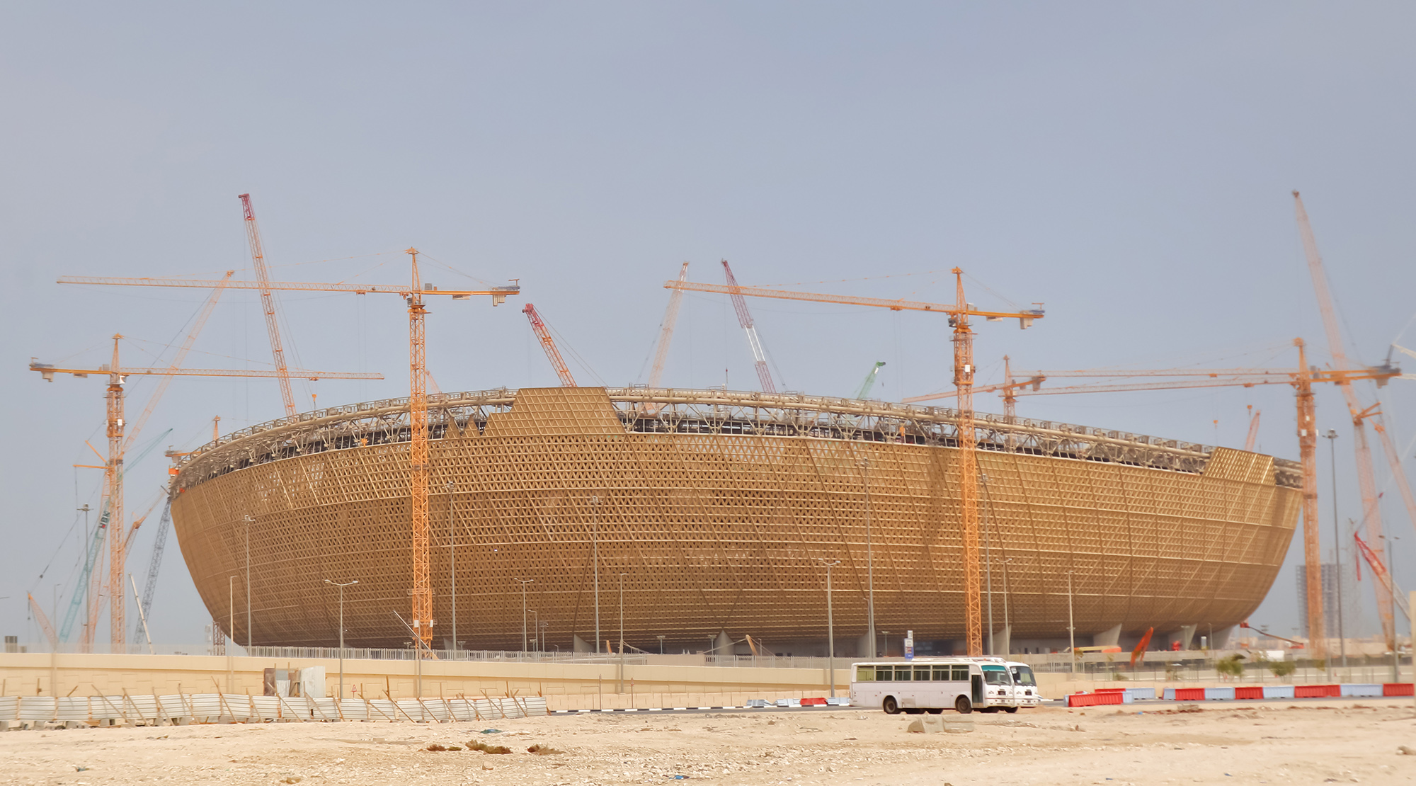 Monarhiile arabe din Golful Persic: Sport, petrodolari şi geopolitică ...
